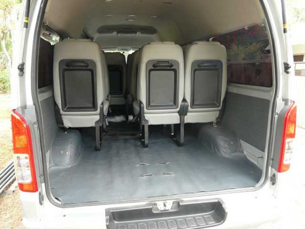 Toyota Hiace 14 Seater - Ceylon Escapes