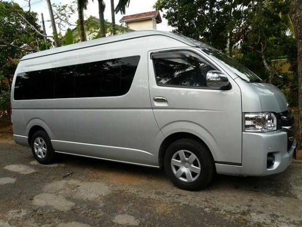 Toyota Hiace 14 Seater - Ceylon Escapes